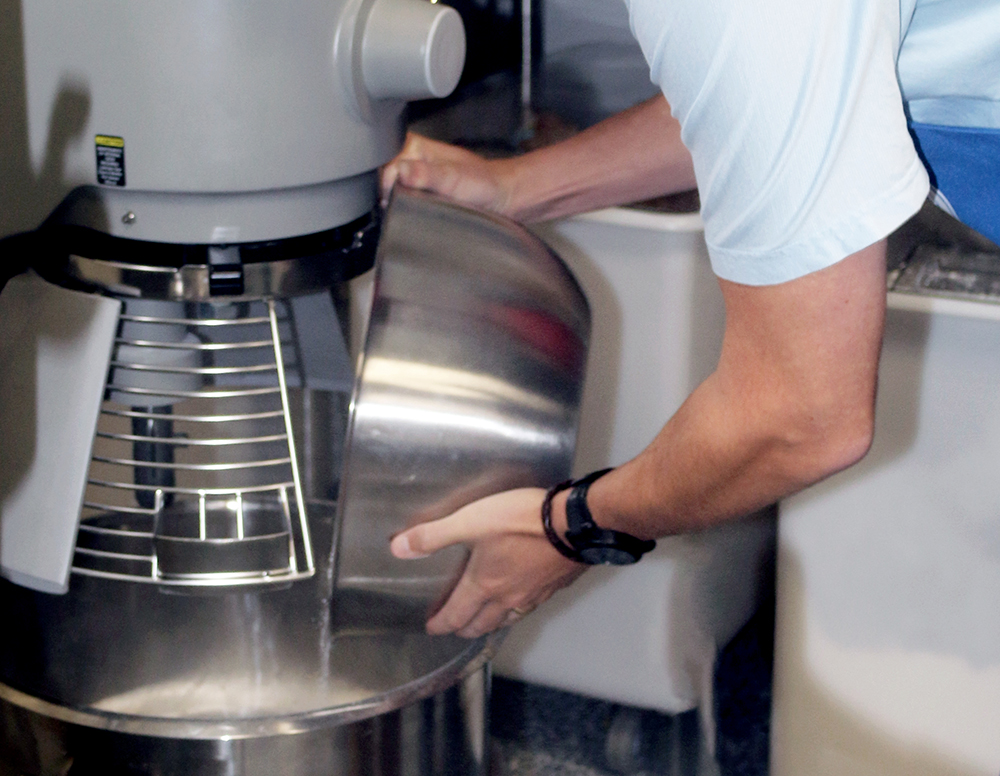 Globe Food Equipment | Manual Lift Floor Mixers